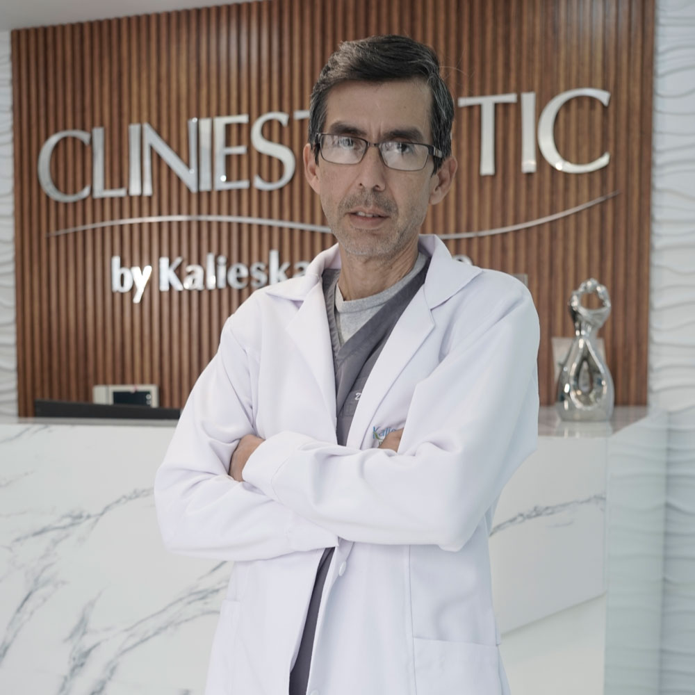Dr. Roger Alvarez Peralta - Cliniesthetic by Kalieska Arroyo